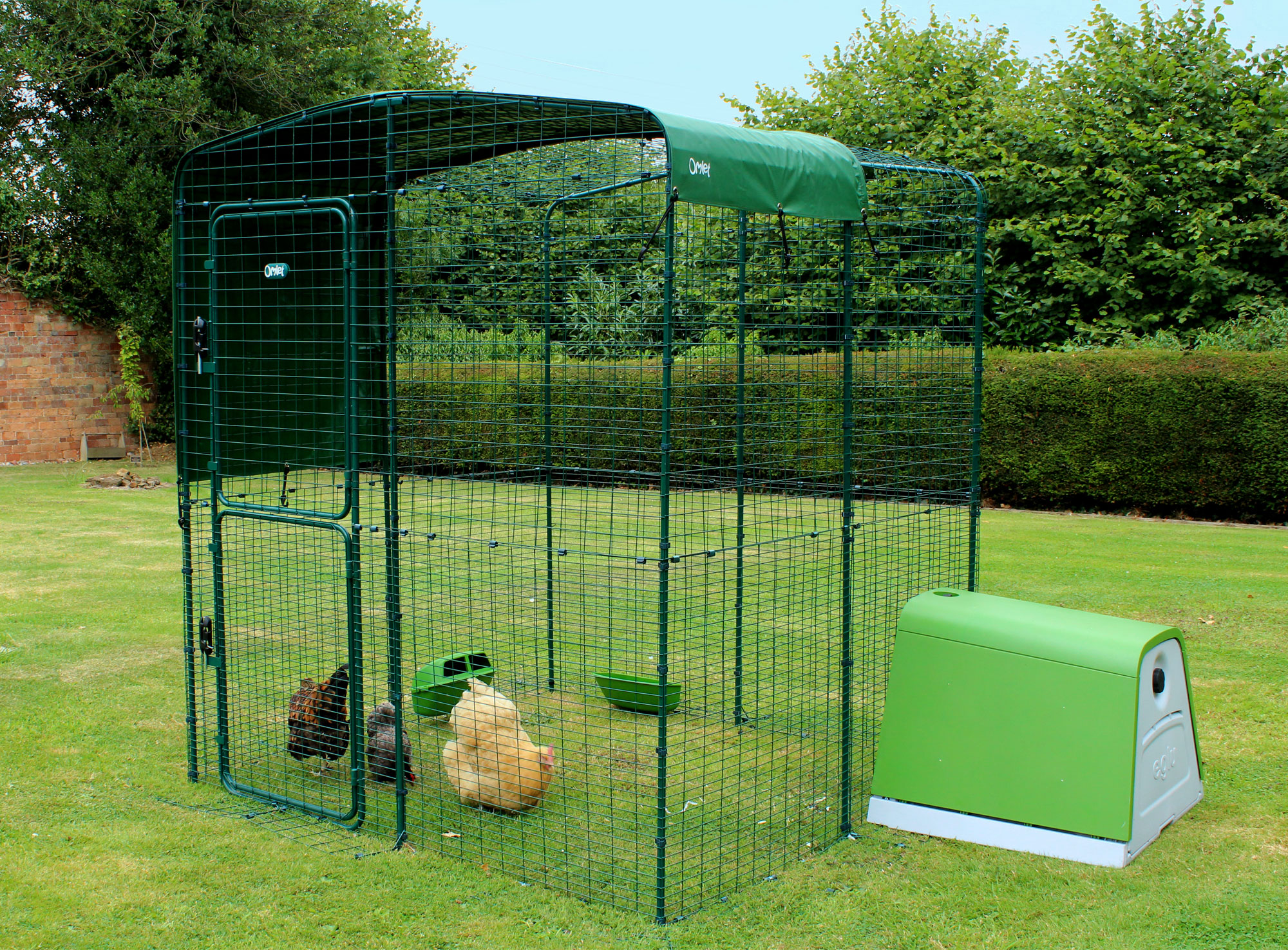 Heavy Duty Cover with Gutter Edge for Walk in Run – 3m | Omlet